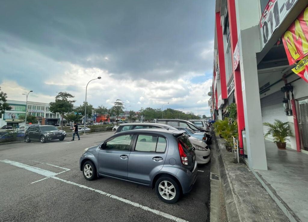 Mount Austin 3 Storey Shop Ground Floor - Hartamas